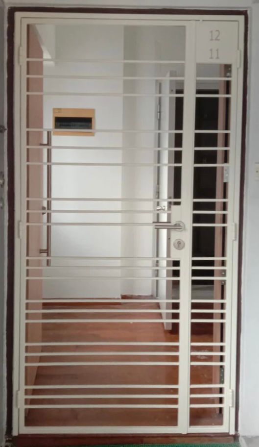 Metal Gate - SH042 Industrial Ladder-Styled Grille
